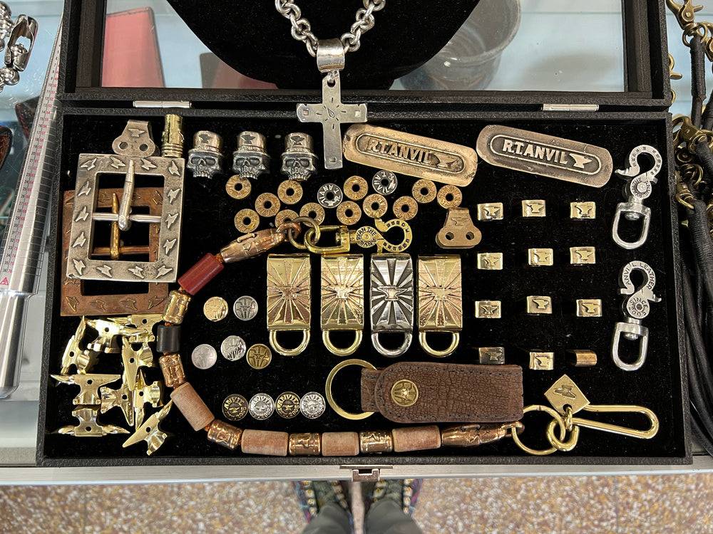 Anvil Customs Premium Handmade Leather Wallets and Accessories